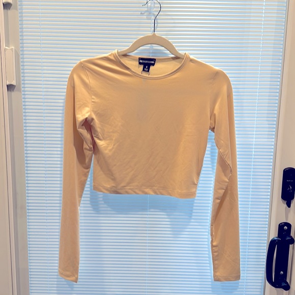 PrettyLittleThing | Tops | Pretty Little Thjng Slinky Long Sleeve Crop ...